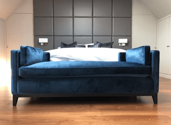 31 Bedroom Couch Ideas That Create the Perfect Reading Nook – Offbeatbros