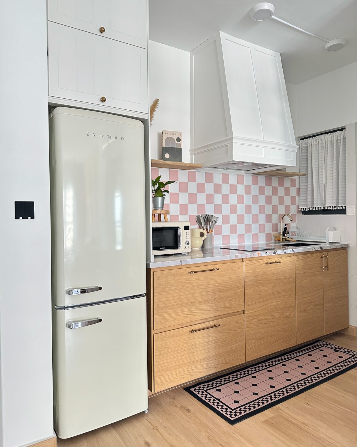 27 Small Kitchen Layout Ideas – Offbeatbros